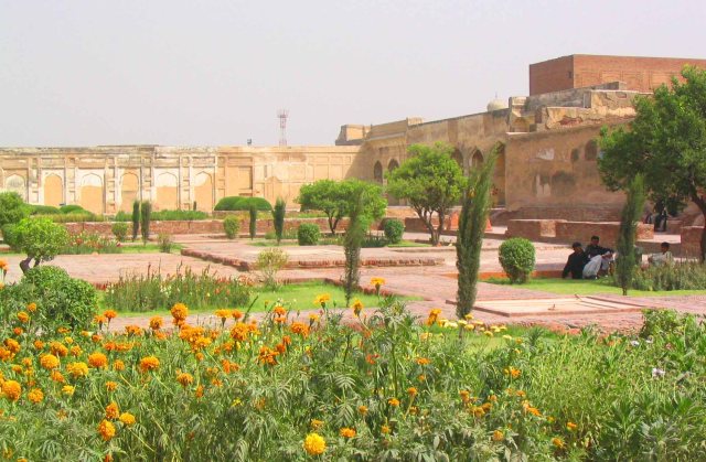 $100 and 48 hours in … Lahore! – Andy's World Journeys