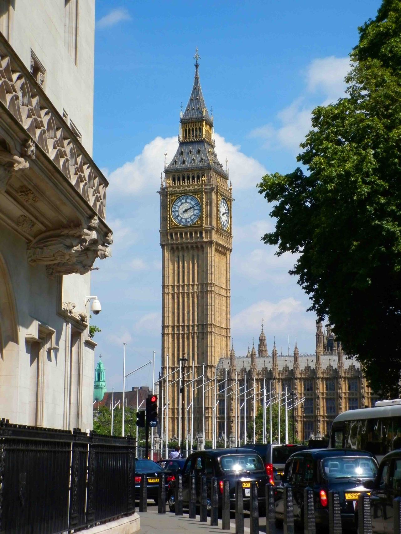 48 Hours and $200 in London! – Andy's World Journeys