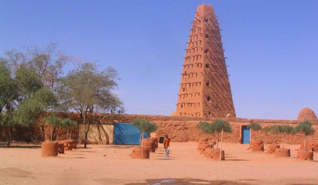 Agadez – Town in the Sahara – Andy's World Journeys