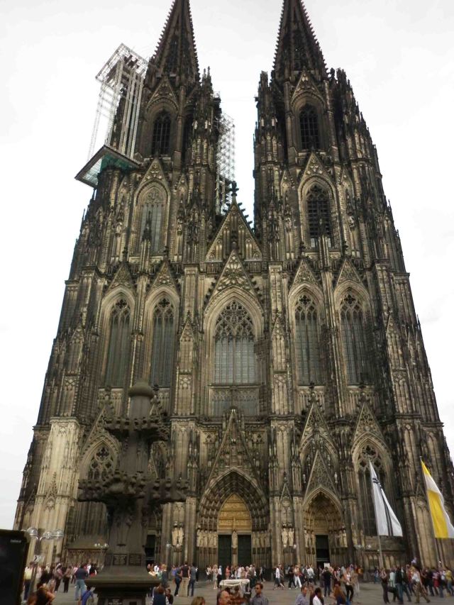 Cologne’s Amazing Cathedral – Andy's World Journeys