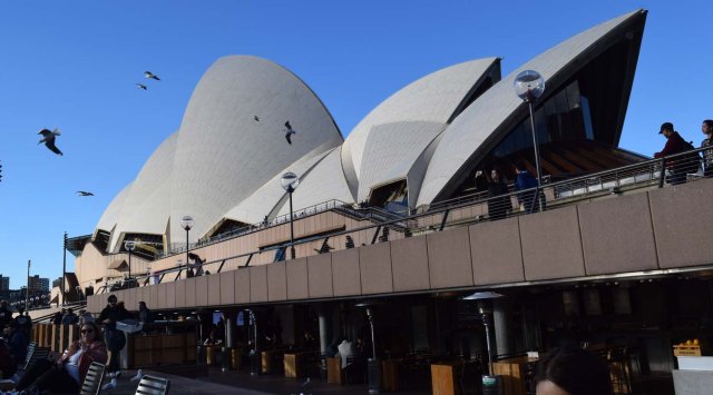 A Tour of the Sydney Opera House – Andy Roams