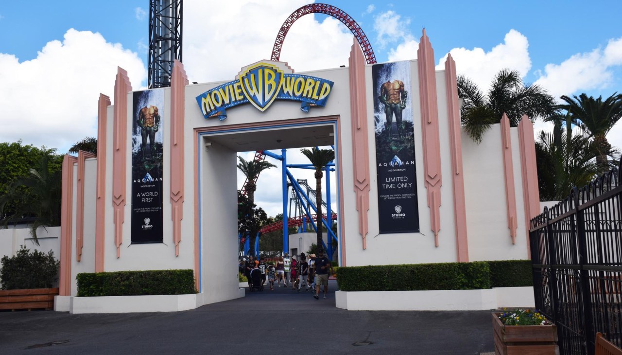 Gold Cost Rumble – Dreamworld Versus Movie World! – Andy's World Journeys