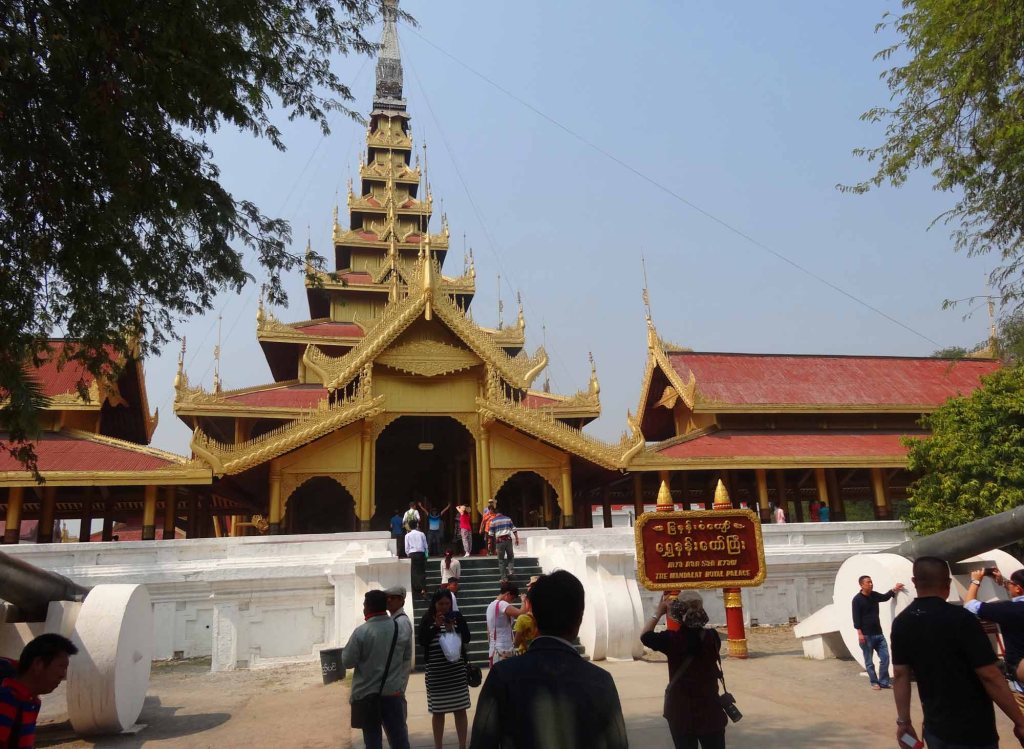 A Tour of Mandalay – Through My Lens – Andy Roams