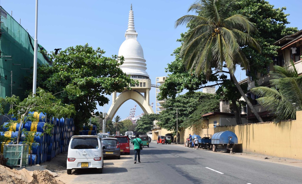 Touts, Hassle and Hustlers – Dealing with travel’s ‘Sticky Moments ...