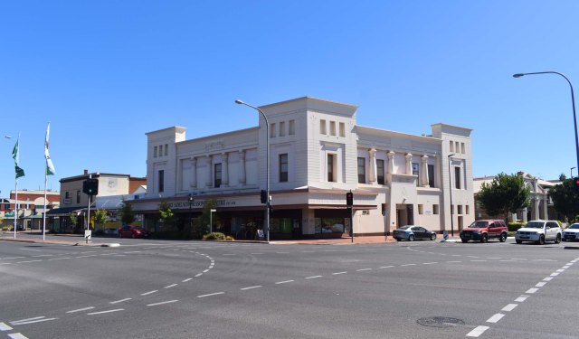 Port Adelaide – This Historic Heart of Adelaide – Andy's World Journeys