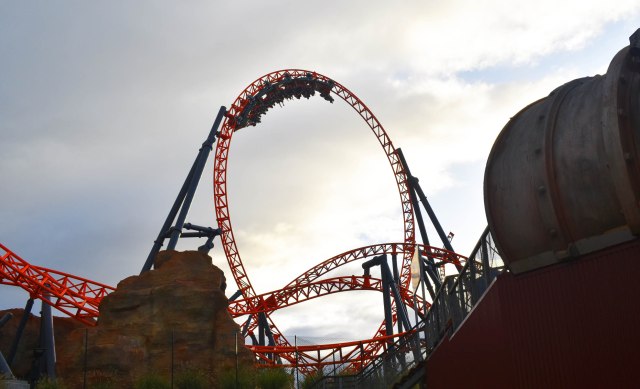 Gold Coast’s Dreamworld – Rides, Experiences and Stories of Disaster ...