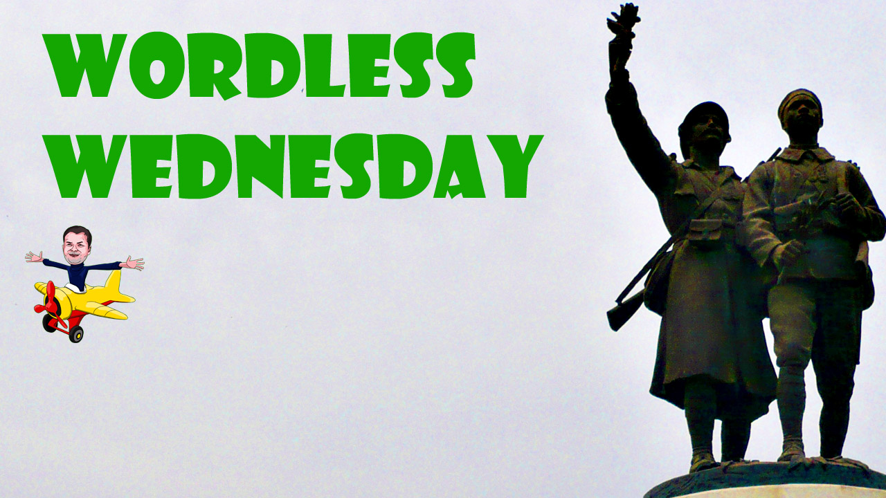 Wordless Wednesday – Statue in Dakar, Senegal – Andy's World Journeys