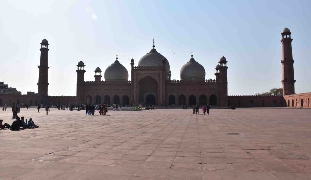 Lahore Walled City Tour – Andy Roams