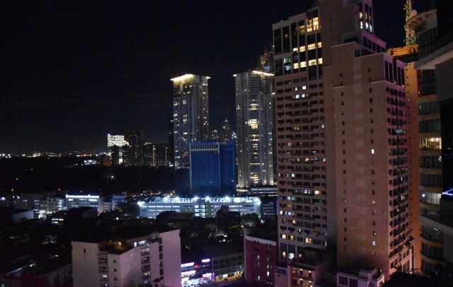Outside Manila’s Old Town – In Pictures – Andy Roams